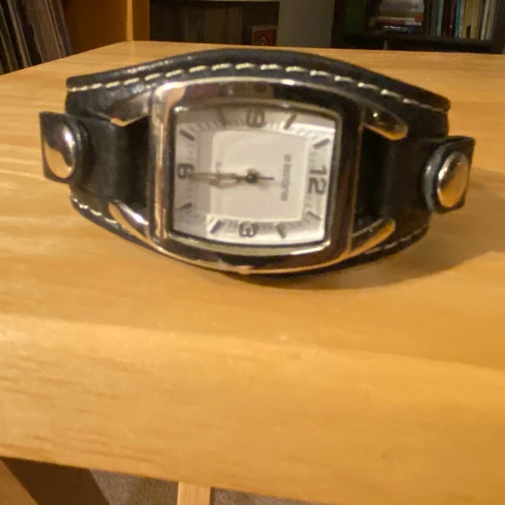 No Boundaries Leather Wristwatch Genuine Leather. - Gem